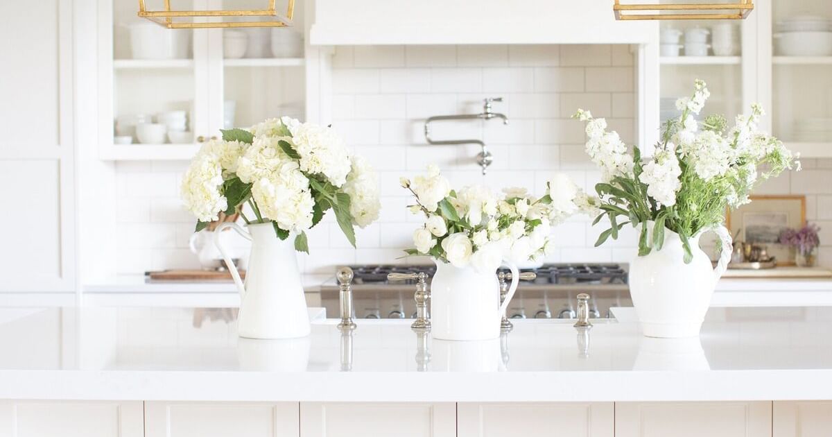 32 Stunning Kitchen Backsplash Ideas With White… | Fireclay Tile