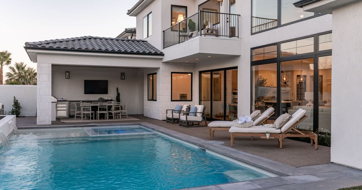 7 On-Trend Pool Tile Ideas | Fireclay Tile